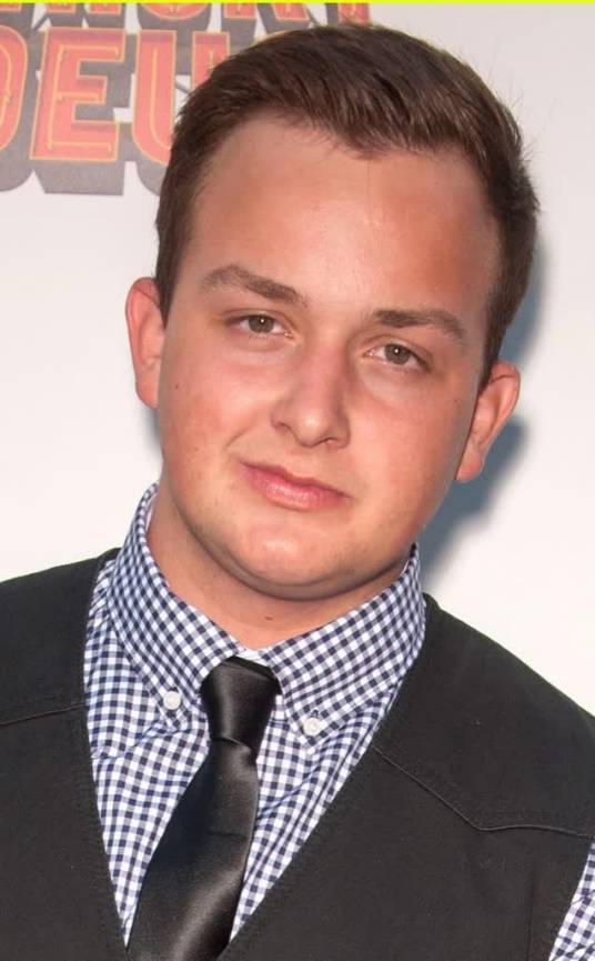 Noah Munck_百度百科