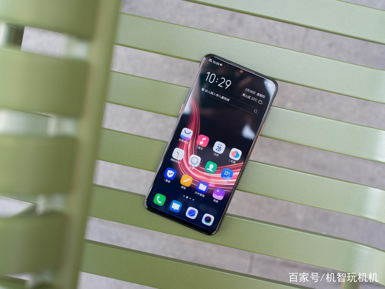 2998的iQOO和2999的小米9，到底谁才是性价比之王？_百科TA说