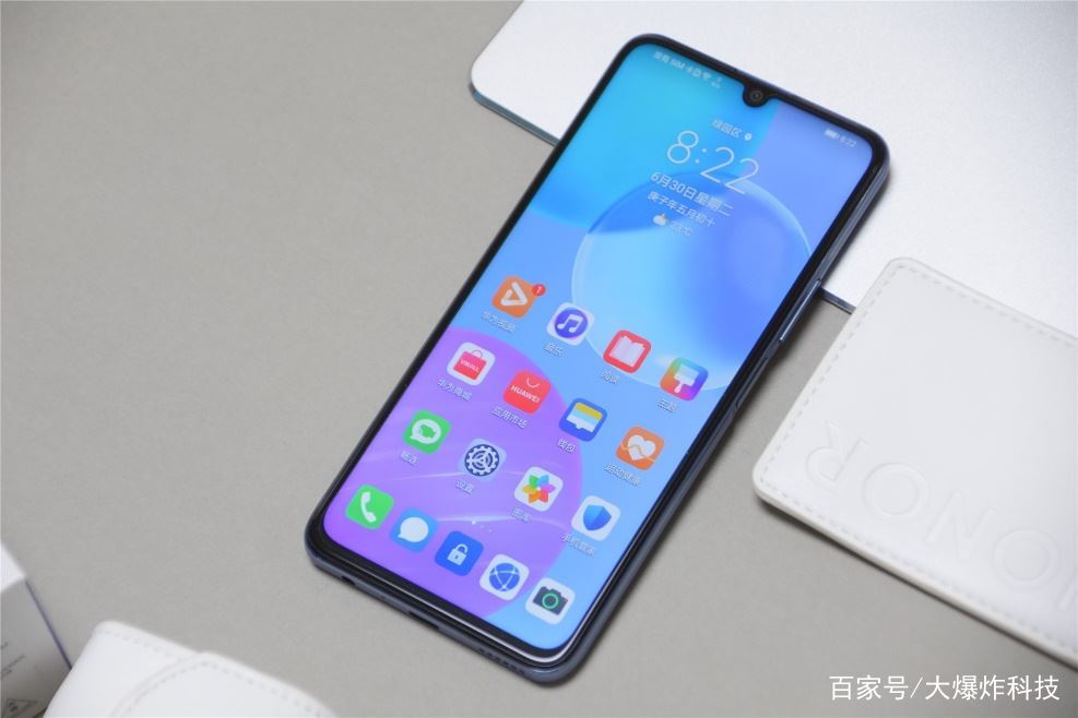 荣耀30青春版开箱测评 1699元的5G手机香不香？_百科TA说