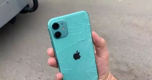 iPhone11 Pro车轮碾压！高配低配差太多？_百科TA说