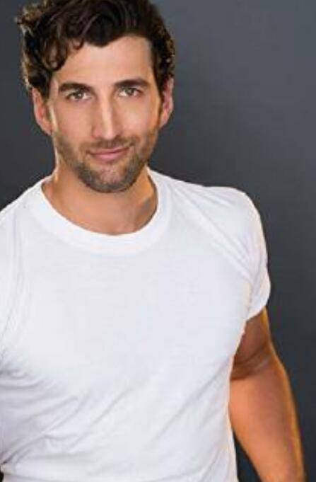 Clayton Snyder_百度百科