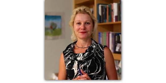 Julia R. Greer_百度百科