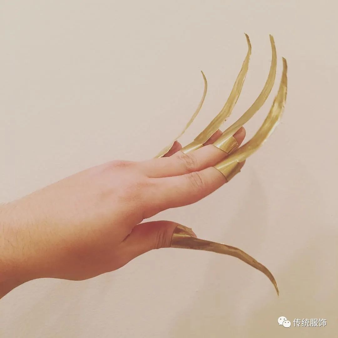 菲律宾南部女性的传统服饰单品与珠宝配饰_百科TA说