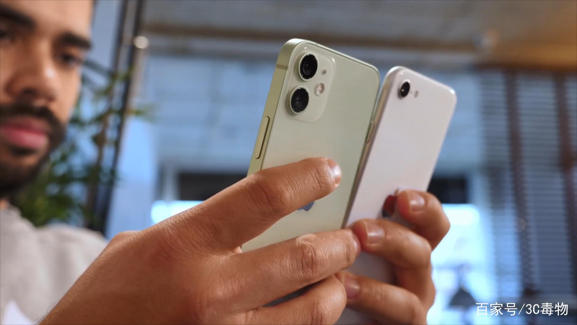 iPhone12mini和iPhoneSE对比：都是小屏，谁才是真机皇_百科TA说