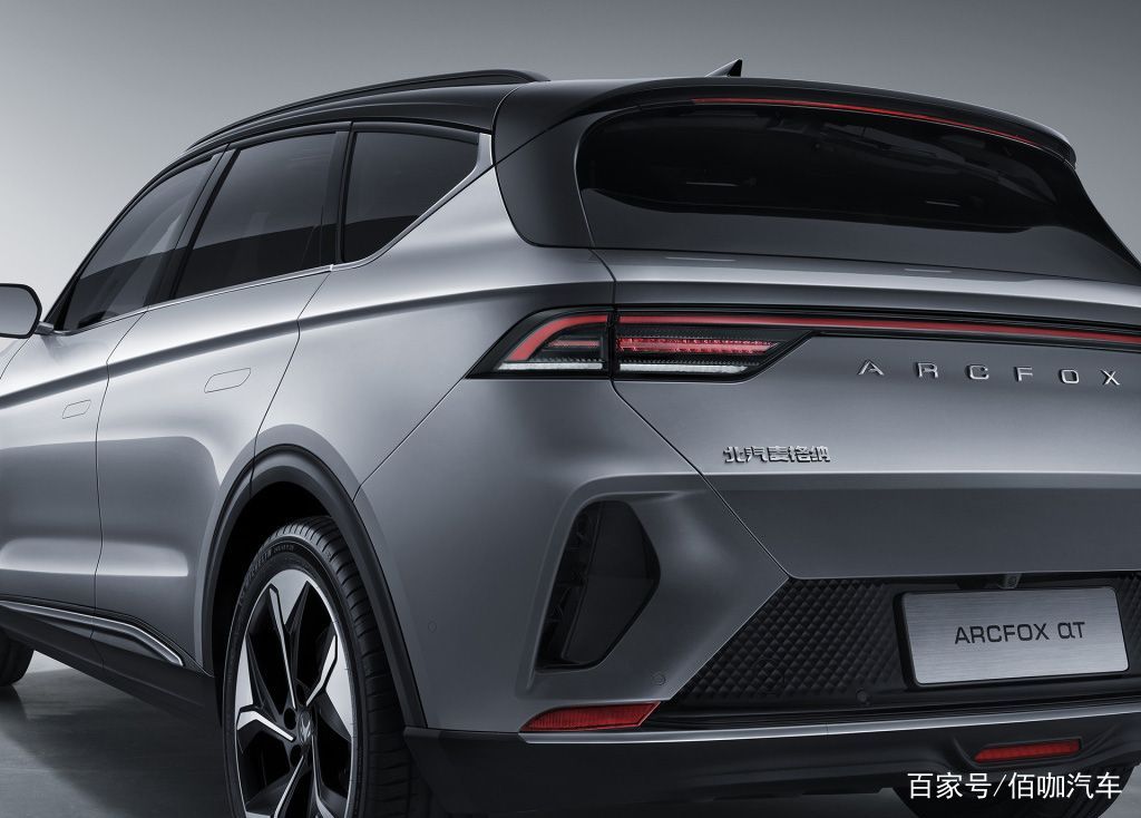 实现5G智能出行体验 ARCFOX αT将于9月上市 两种续航最高达653km_百科TA说
