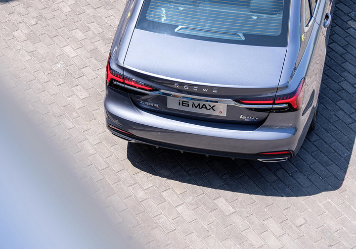 新车X问｜解析荣威i6 MAX插电混动如何？_百科TA说