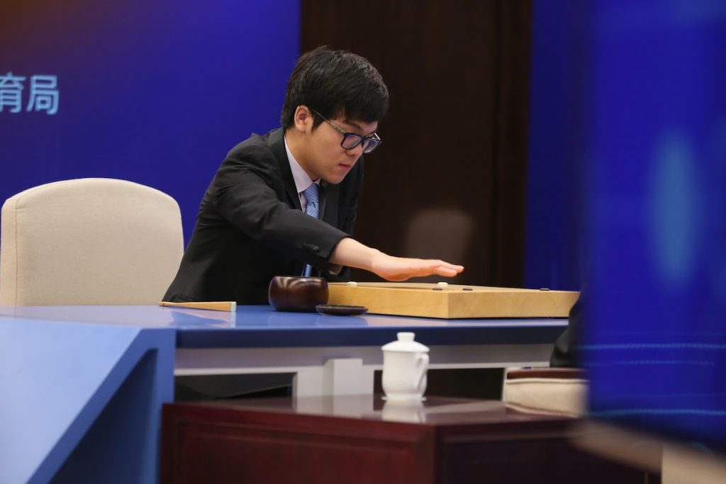 那个战胜人类最强棋手的 AlphaGo，现在要教人类下围棋了_百科TA说