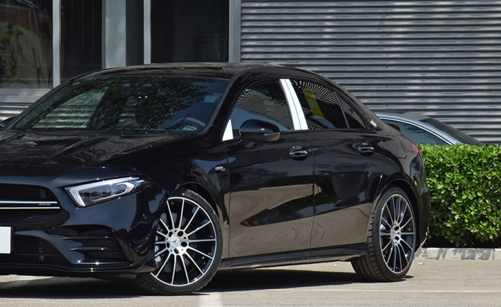 超高人气的奔驰A级AMG！2.0T爆306马力，配四驱+双独悬，零百4.7s_百科TA说