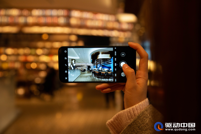 华为nova 6 SE图赏：四摄矩阵炫彩机身，总有一面让人一见倾心_百科TA说