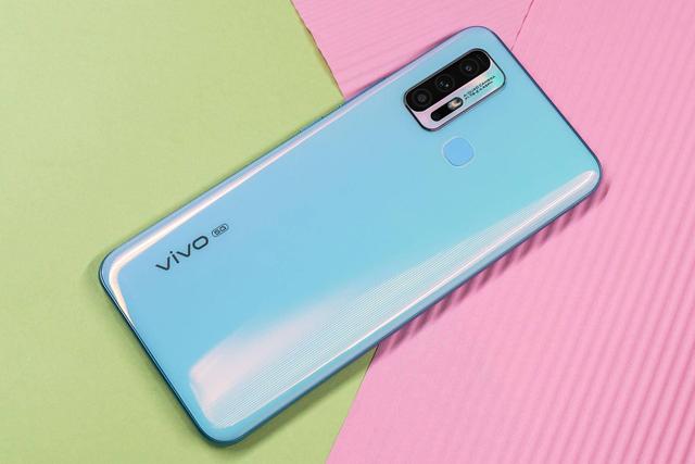 硬核处理器极速加载游戏，超强续航延续快乐：vivo Z6真机体验_百科TA说