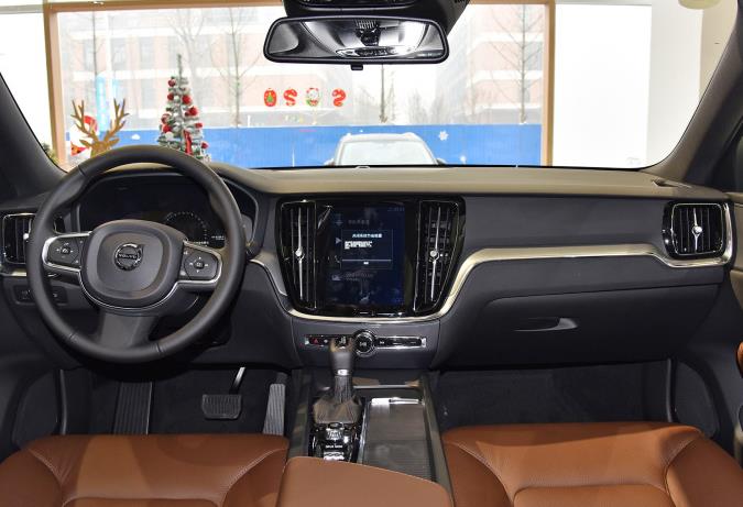 沃尔沃S60这款车好在哪？空间是否能满足需求？本文为你答疑！_百科TA说