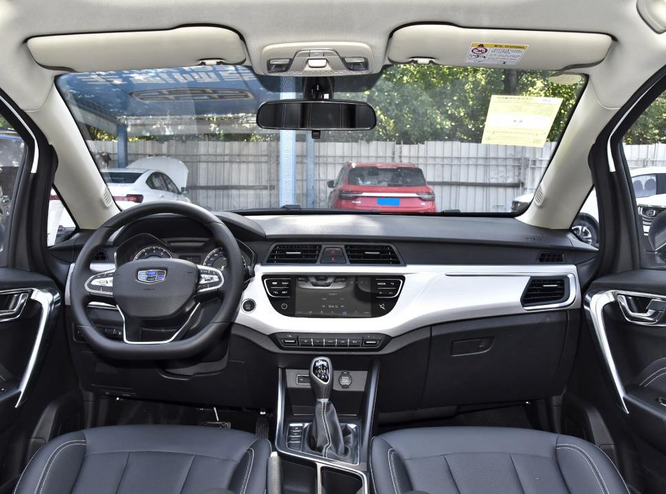 开完长安CS15，4个月后再开吉利远景X3，车主说了内心感受_百科TA说