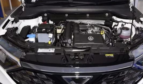 12万预算买SUV，选低配捷达VS7还是中配新款瑞虎7？看完你就知道_百科TA说