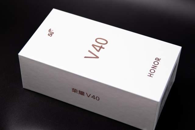 荣耀V40测评：天玑1000+不配做旗舰芯片？新荣耀尽力了_百科TA说