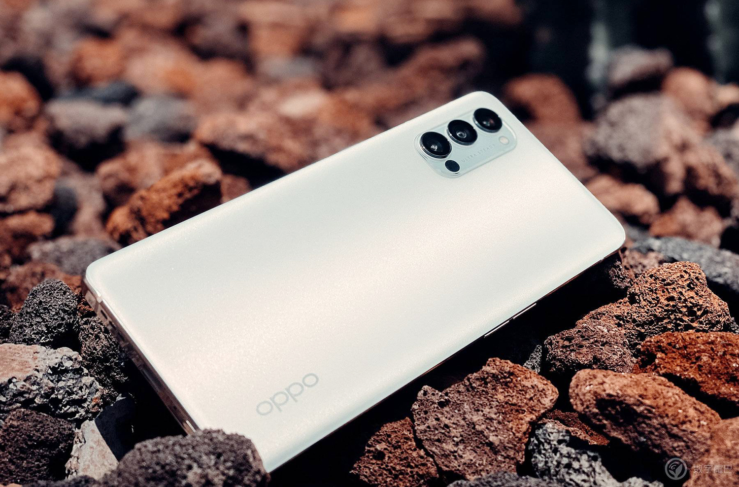 OPPO Reno 5继续打磨骁龙765G，明明有更强天玑1000L，为何不用？_百科TA说