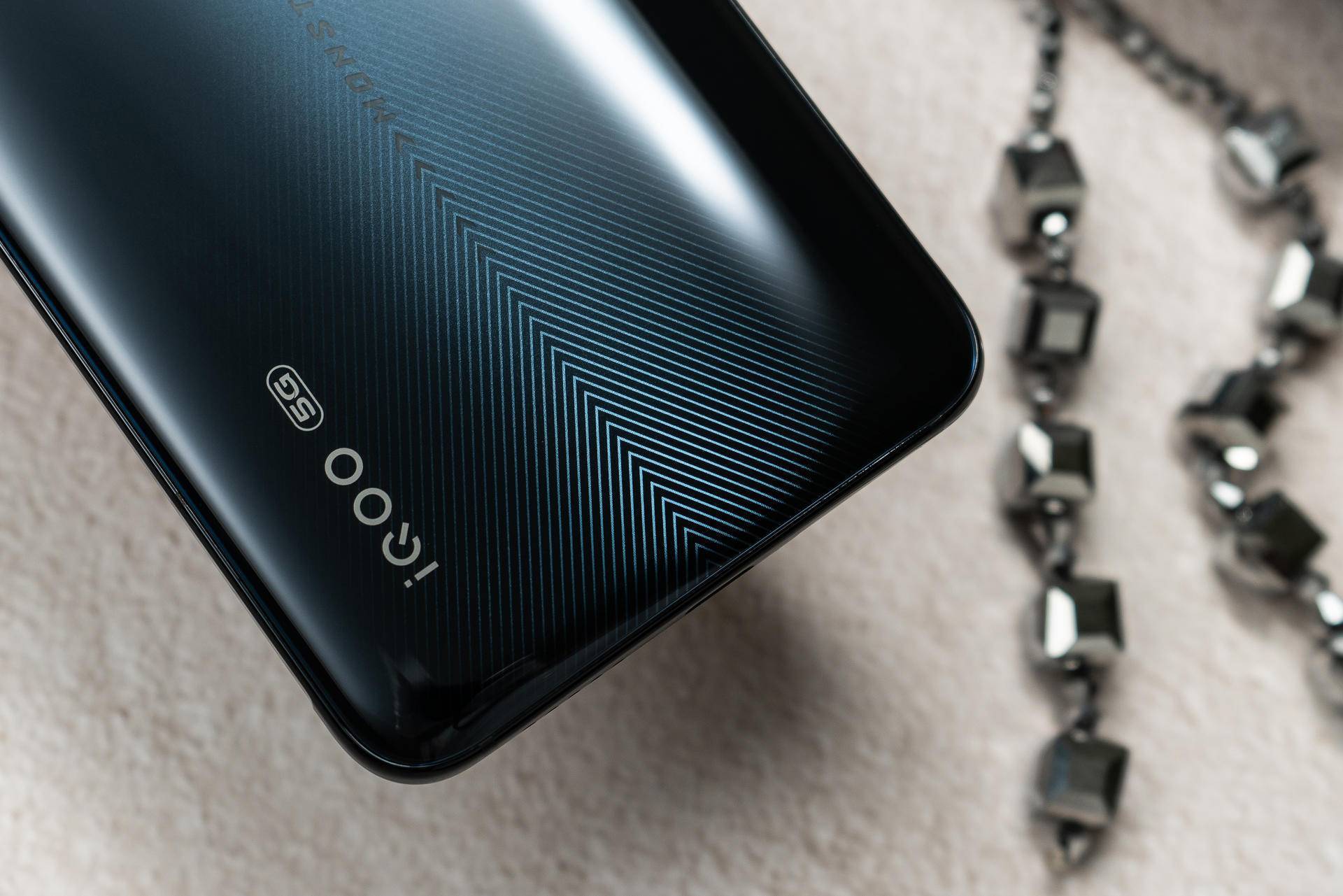 iQOO Pro 5G版热潮未退，国庆出游你就需要这一款性能旗舰！_百科TA说