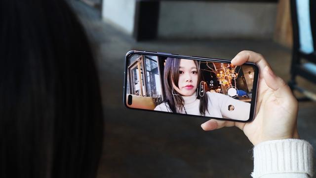 华为nova6 5G测评：105°前置双摄+5G双卡双模，颜值实力兼备_百科TA说