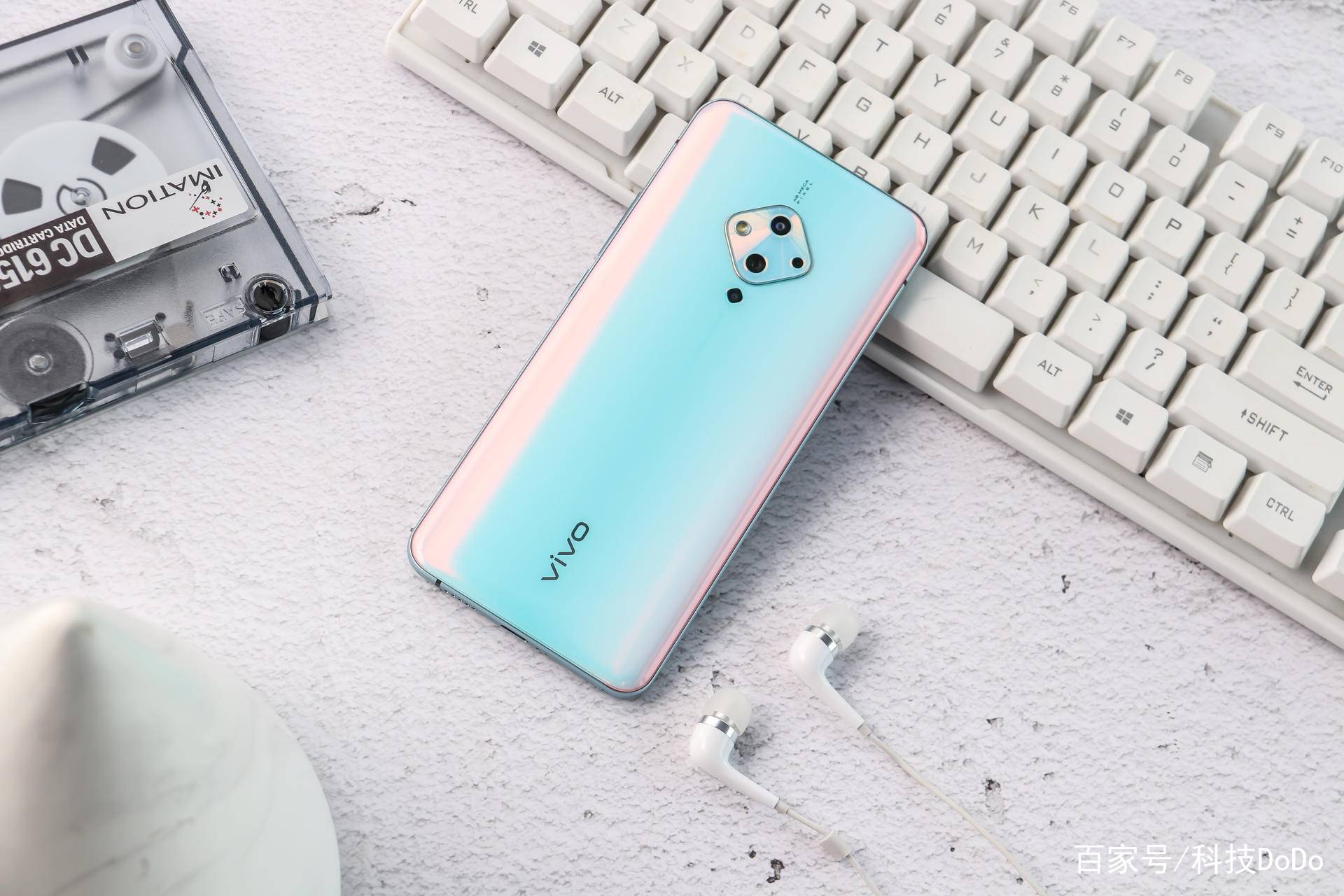 vivo S5 ikun定制礼盒来袭，感受来自坤坤的特别惊喜_百科TA说