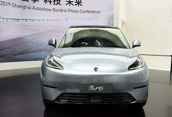 博郡iv6轿跑式电动SUV，续航超600km，和特斯拉对抗_百科TA说