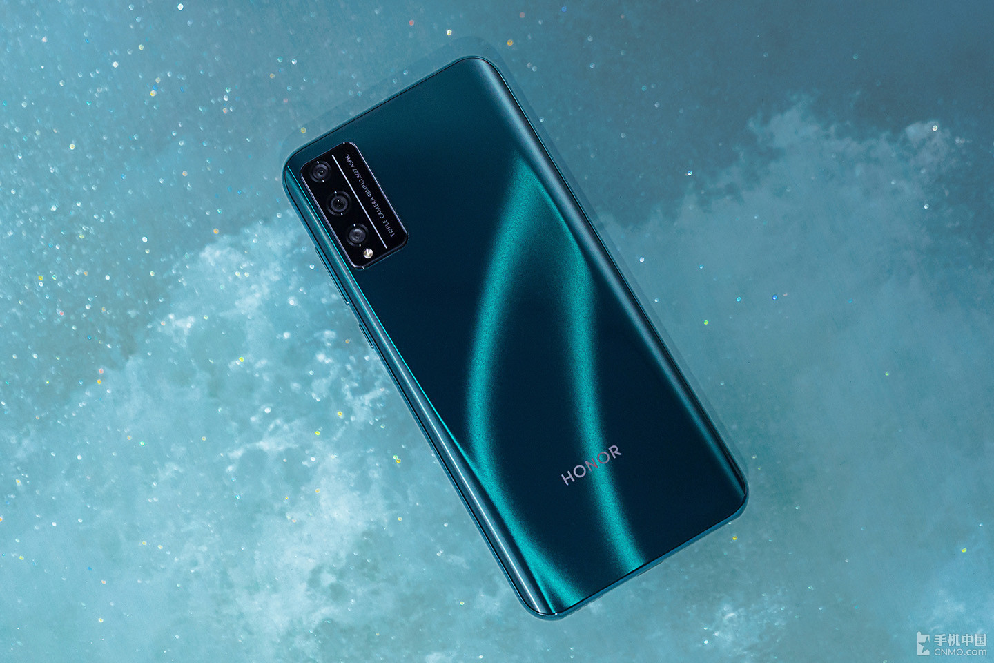 荣耀Play4T Pro图赏：不止麒麟810 全身亮点打造超级玩家_百科TA说