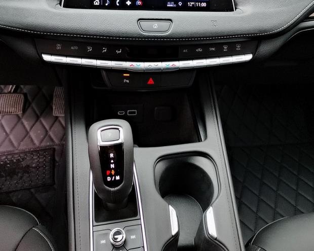 26万提辆凯迪拉克XT4，行驶了6000公里，车主憋了几句话要说_百科TA说