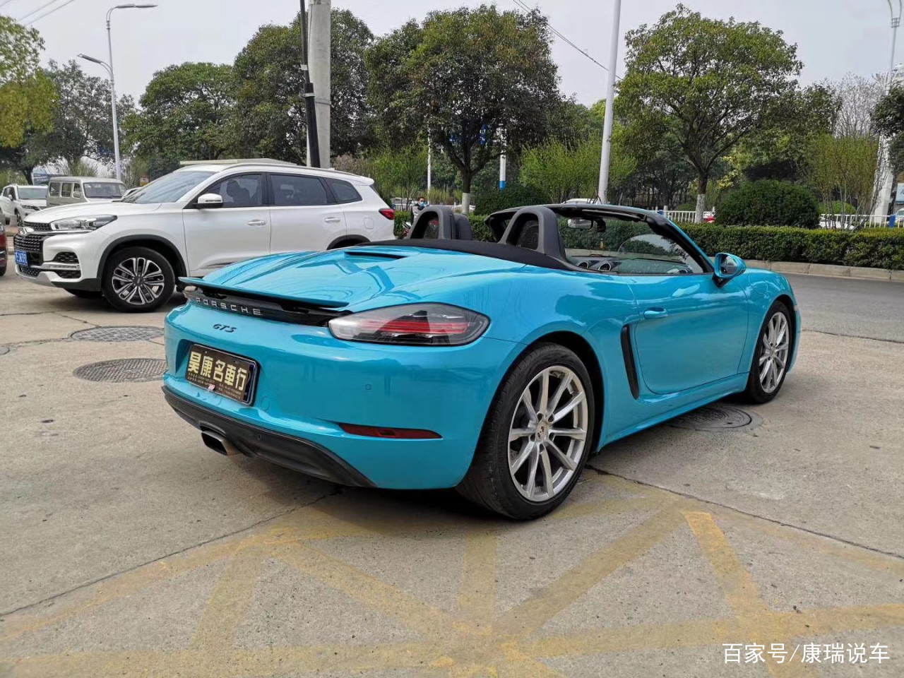 百万拿下保时捷718，开了以后才知道有多爽，软顶敞篷版实测_百科TA说
