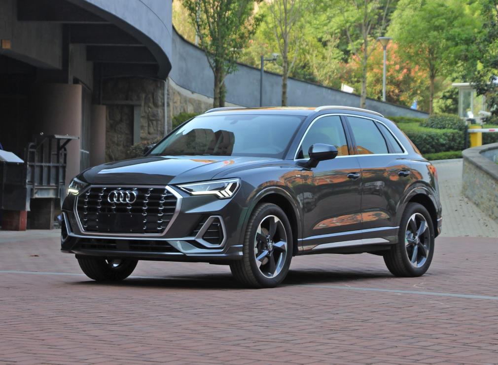 29万怎么选择？捷豹EPACE和奥迪Q3怎么选？看完你就知道了_百科TA说