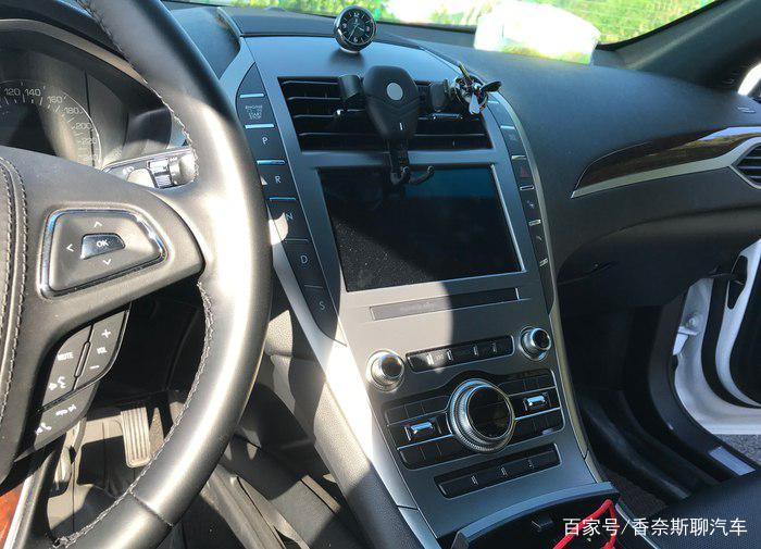 32万怎么选？奔驰CLA级或者林肯MKZ？看完你就醒悟了_百科TA说