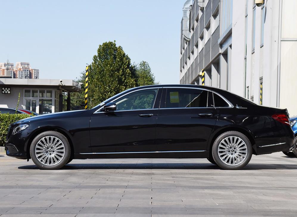 奔驰E级E300L运动豪华型到底怎么样？全下来多少钱？_百科TA说