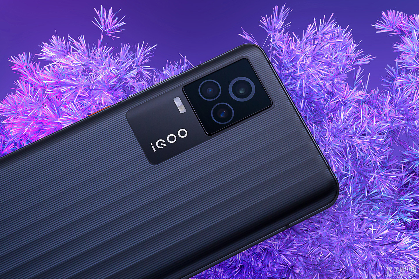 “横屏旗舰”iQOO 7图赏：低调的外观下暗藏极速的“芯”_百科TA说