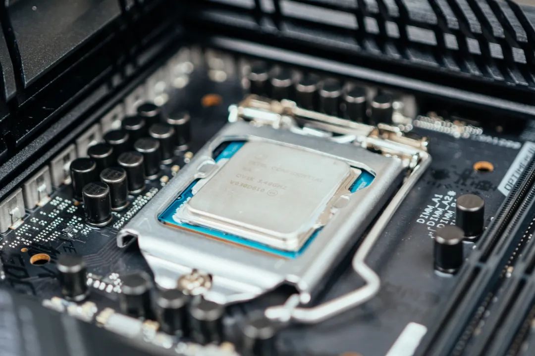 英特尔酷睿i9-11900K首测：全核5.1GHz 游戏性能再升一级_百科TA说