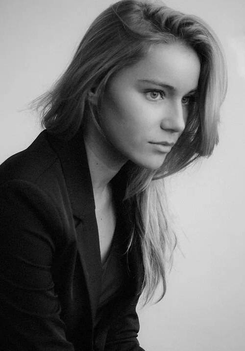 阿里娜·萨沃斯蒂亚诺娃_百度百科