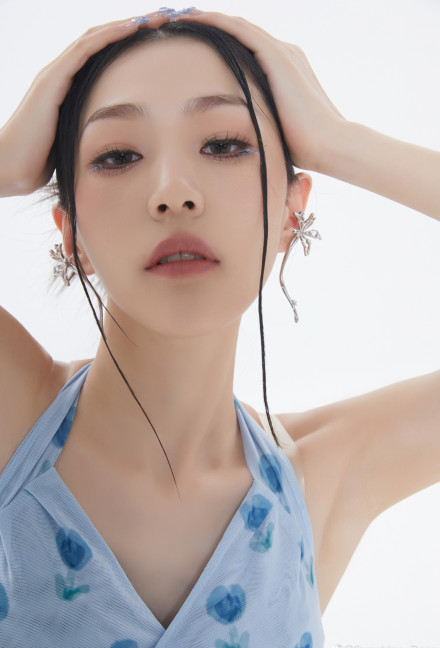 Dora（中国内地流行乐女歌手、影视演员）_百度百科