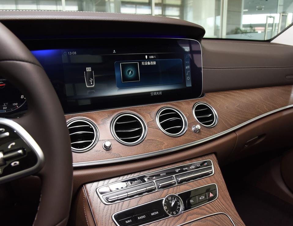 奔驰E级E300L运动豪华型到底怎么样？全下来多少钱？_百科TA说