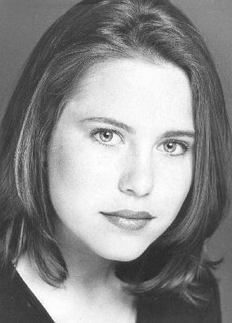 Lauren Hewett_百度百科