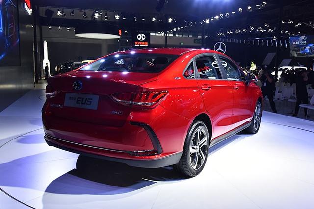 新标上身 配置增加 新款BEIJING-EU5正式开启预售_百科TA说