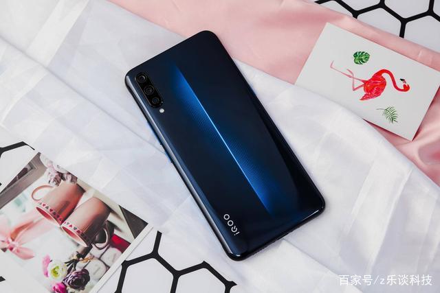 iQOO发布会盘点，“硬核”配置与2998元，友商怕是要抱图痛哭_百科TA说