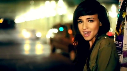 Lights（流行歌手兼作曲人）_百度百科