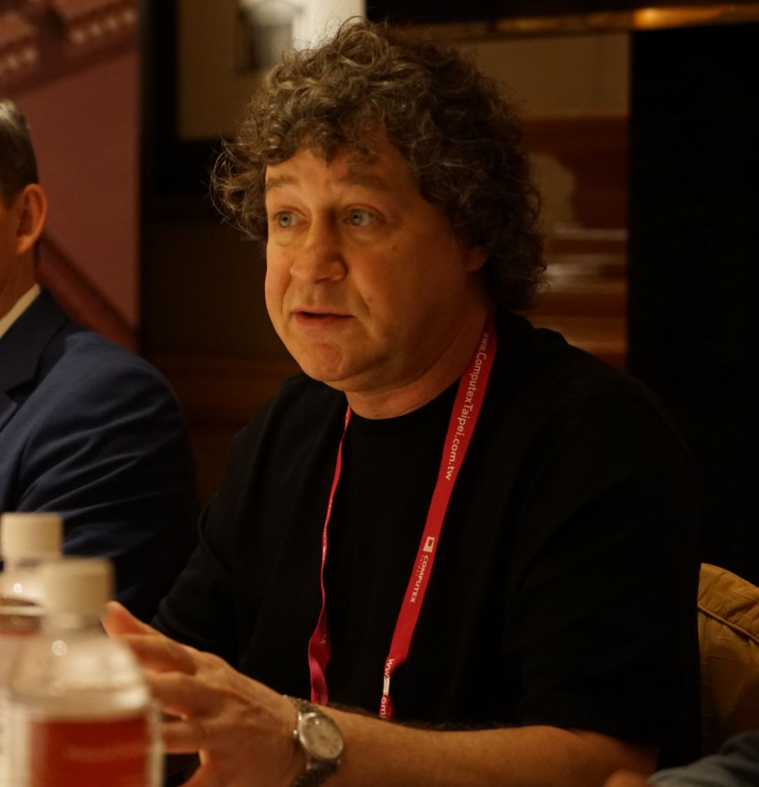 “AMD致力于成为高性能计算领导者，让消费者轻松体验最新技术”_百科TA说