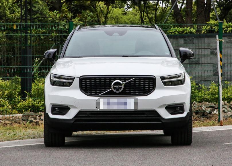 手握26万提了沃尔沃XC40，驾驶1个月，车主道出九个字！_百科TA说