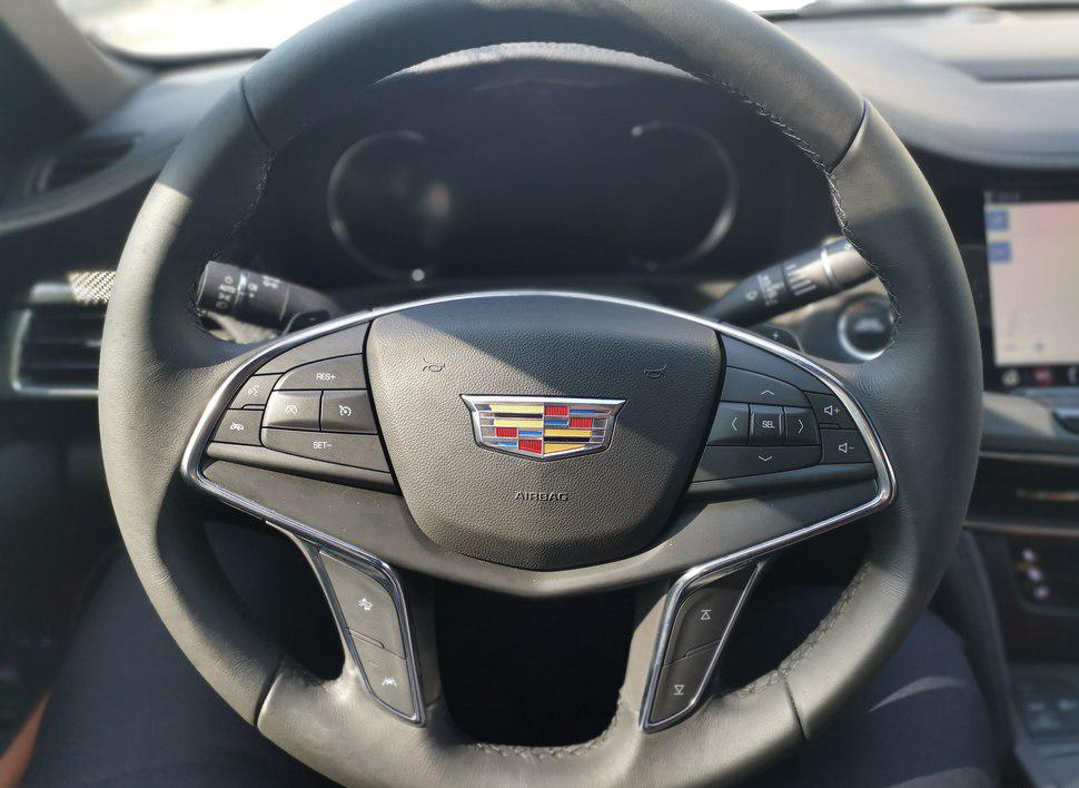 全款38万喜提凯迪拉克CT6，用车5个月，车主坦率地谈了驾车体验_百科TA说