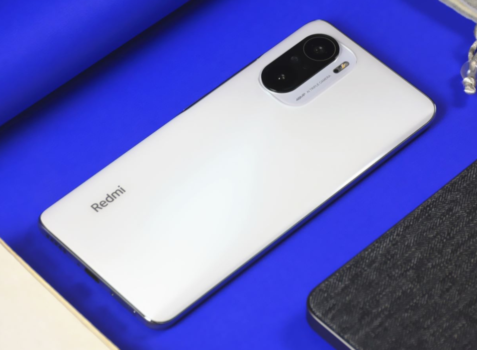 卢伟冰正式官宣，Redmi K40售价1999元起，抢到就是赚到！_百科TA说