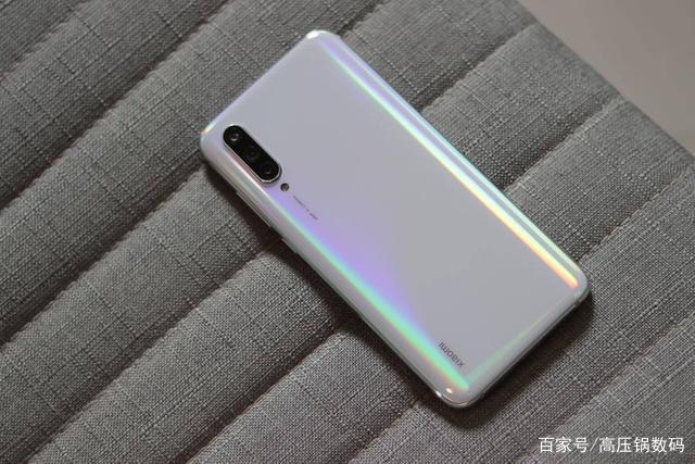 小米CC9良心的同时，还不忘颜值，小米真可以_百科TA说