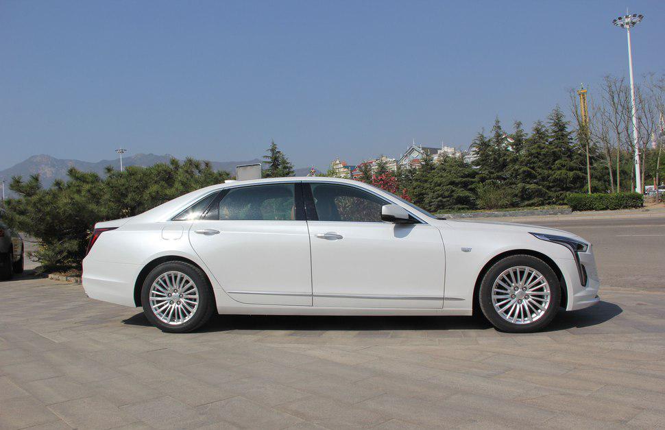 36万怎么选？沃尔沃S90、凯迪拉克CT6值得买吗？老司机说了心里话_百科TA说