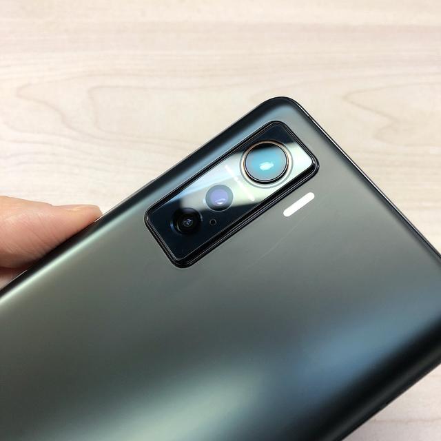 IQOO5详细评测，55W闪充+4500毫安，不输小米10_百科TA说