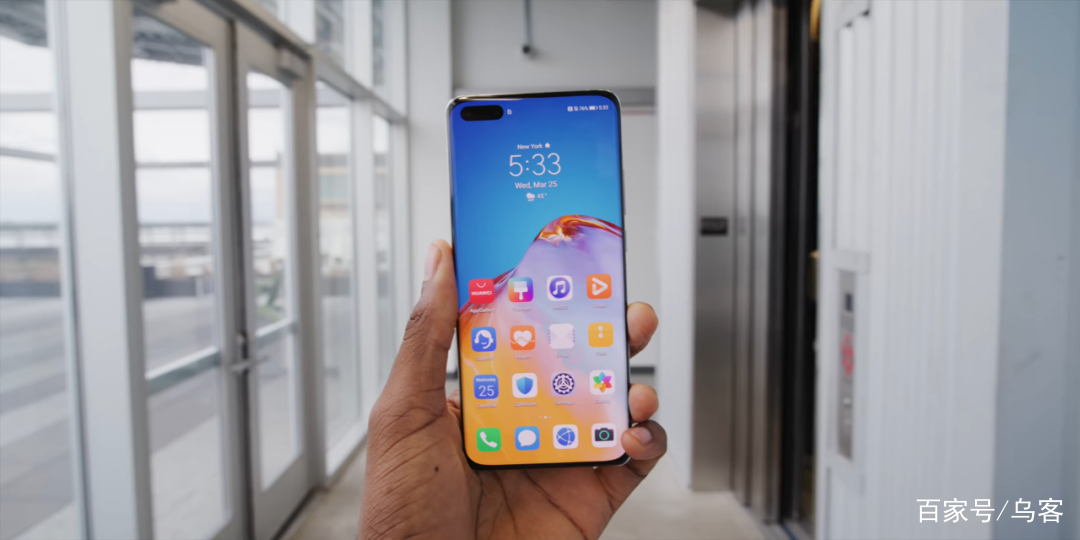 华为P40系列发布：能给月亮拍视频了！五摄100倍变焦+40w无线充_百科TA说