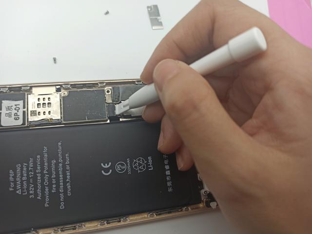 华严苛电池拯救iPhone7 Plus，不足200元让手机再战3年_百科TA说