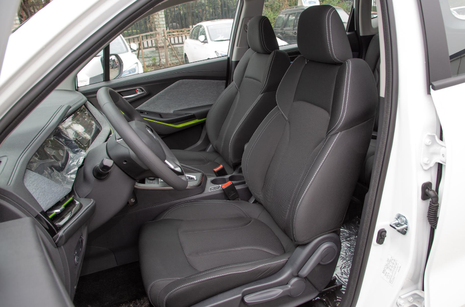 精致小巧的纯电动SUV，长安CS15 E-Pro内外升级，续航里程达401km_百科TA说