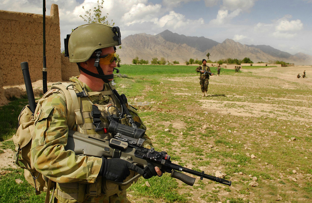 AUG突击步枪_百度百科