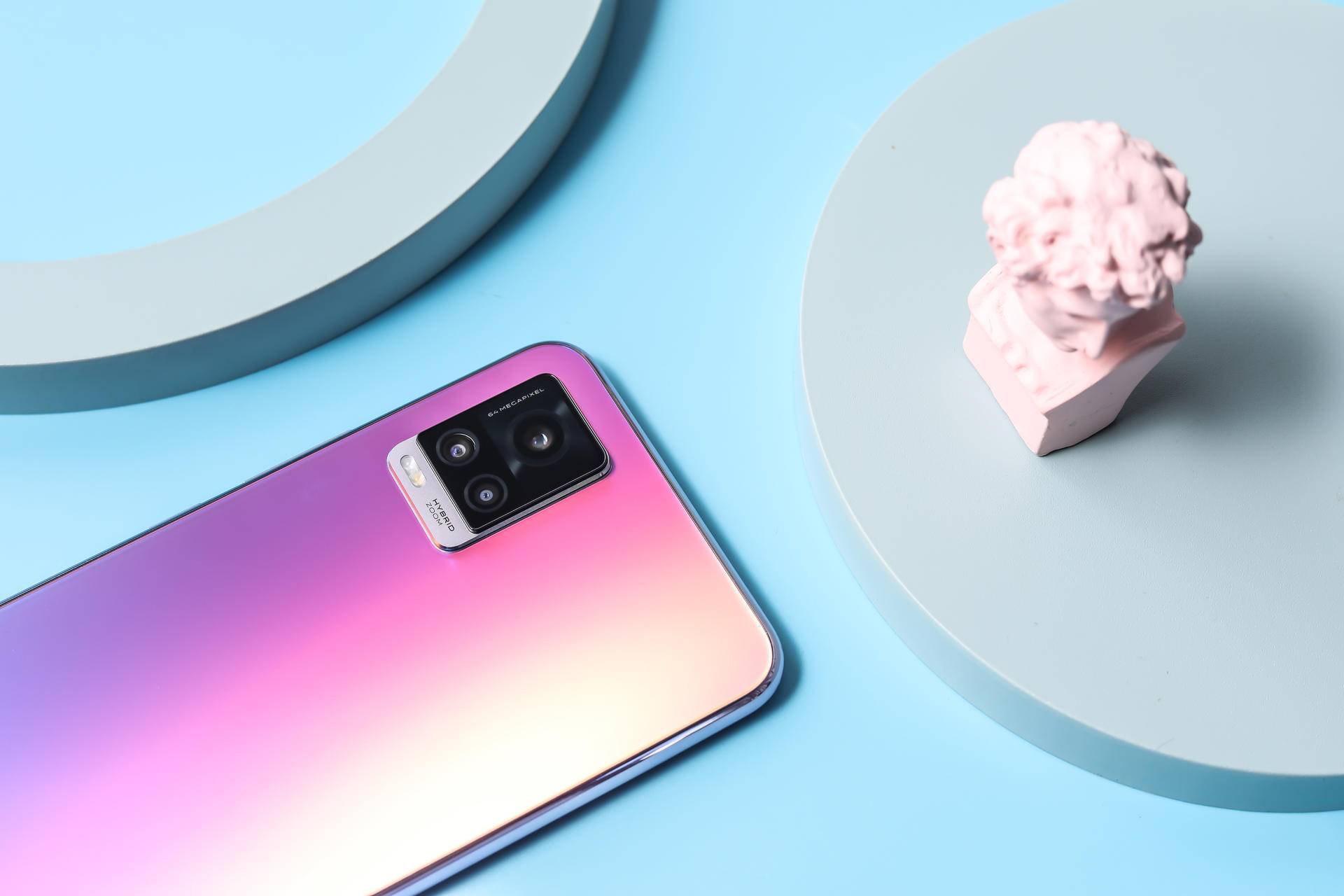 自拍爱好者的首选，实力派vivo S7，引领自拍新风尚_百科TA说